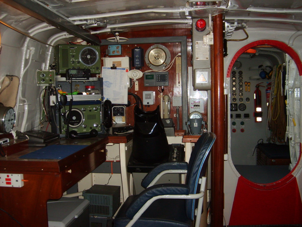 Aft cabin radio room - Nelsons Boats